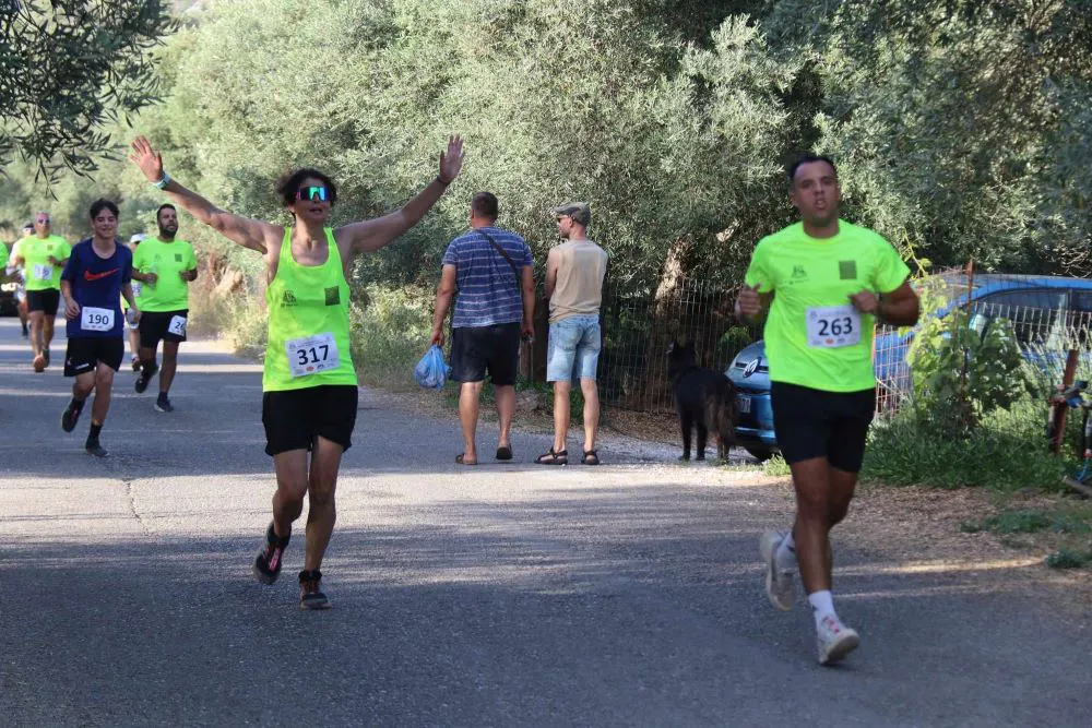 Κωστάκης και Πολυχρονάκη νικητές στον 7ο Αγώνα Δρόμου «Μάχη Φαραγγιού ...